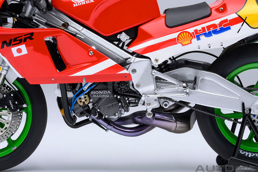 【ミニカー】『バリバリ伝説』主人公の愛機ホンダ NSR500をリアルにモデル化 | クルマ情報サイトｰGAZOO.com