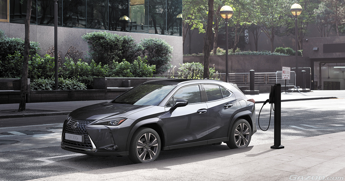 新型レクサスUXを発表 BEVは充電性能向上、HEVは燃費26.3KM/Lを実現 | クルマ情報サイトｰGAZOO.com
