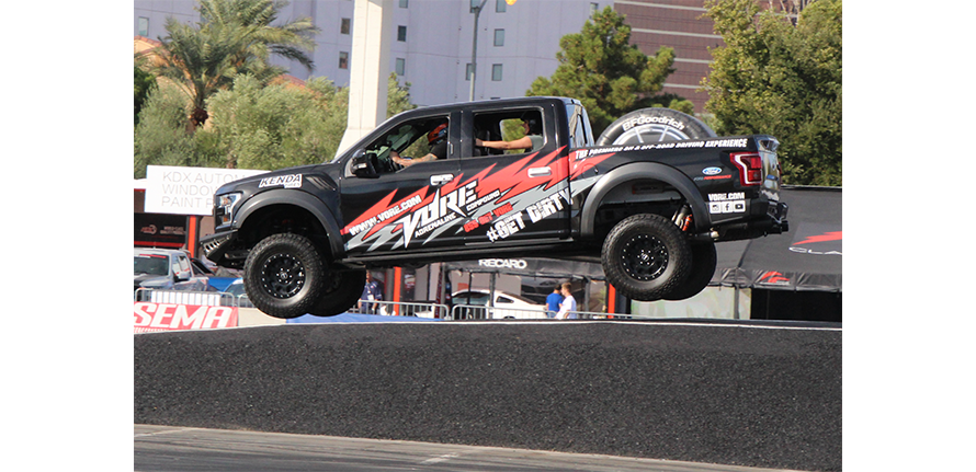 【SEMA特集】見て、乗って、試せる！SEMA SHOWの魅力 | クルマ情報サイトｰGAZOO.com